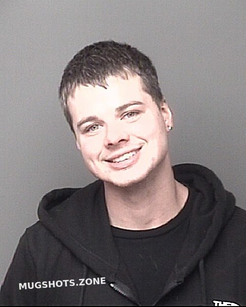 GINTER JACOB THOMAS 02/15/2023 - Dubuque County Mugshots Zone