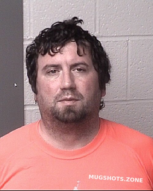 PFOHL JOSHUA MICHAEL 05/12/2023 - Dubuque County Mugshots Zone