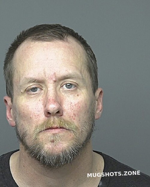 RADLOFF SHANE MICHAEL 07/11/2023 - Dubuque County Mugshots Zone