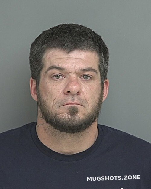 BOTTOMS TRAVIS ROBERT 09/09/2023 - Dubuque County Mugshots Zone