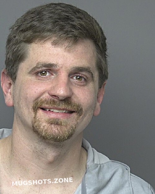 MOLZOF BRANDON ALLEN 10/10/2023 - Dubuque County Mugshots Zone