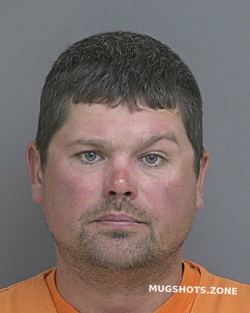 HENNEBERRY DANIEL JOSEPH 10/24/2025 - Dubuque County Mugshots Zone