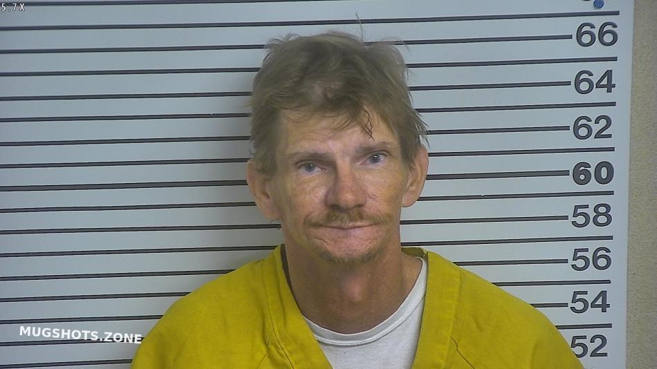 DOUGLAS ANTHONY SUMRALL 04/18/2025 - Forrest County Mugshots Zone