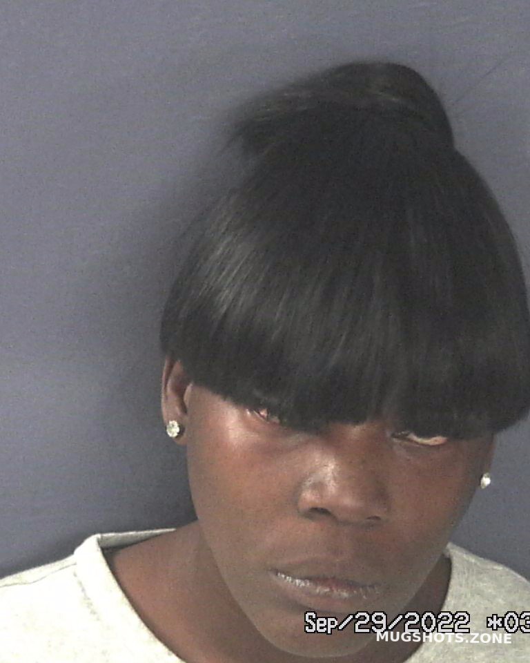 DAVIS SHERONDA LAKAYE 09/29/2022 - Gadsden County Mugshots Zone