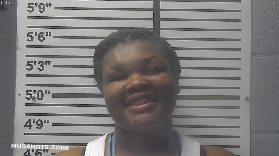 HAYES OCTAVIA RENEE 05/16/2024 - Jones County Mugshots Zone
