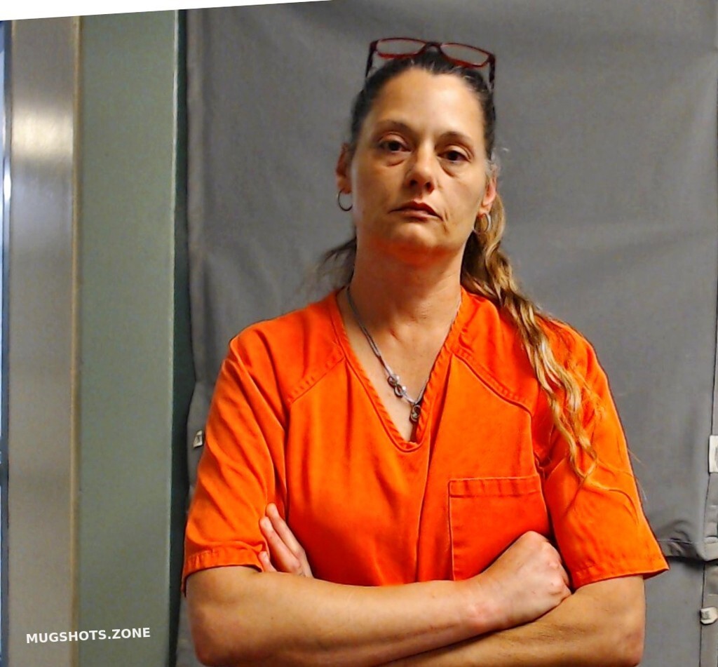 MORRIS CINDY ANN 06/01/2023 - Karnes County Mugshots Zone