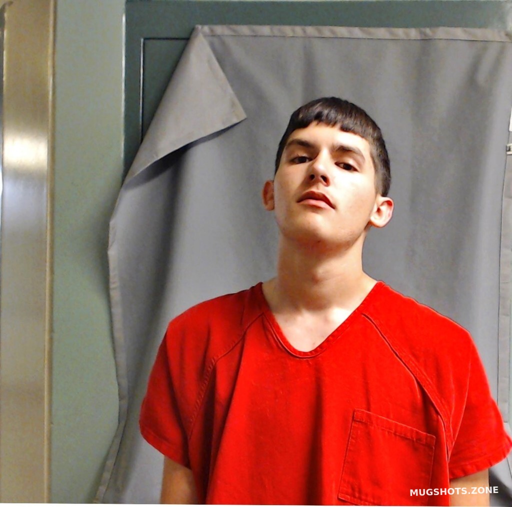 DOUGLAS ANDRICK ROBERT 06/08/2023 - Karnes County Mugshots Zone