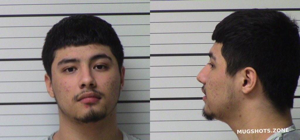 VALDEZ ROLAND FLORES III 03/11/2025 - Kerr County Mugshots Zone