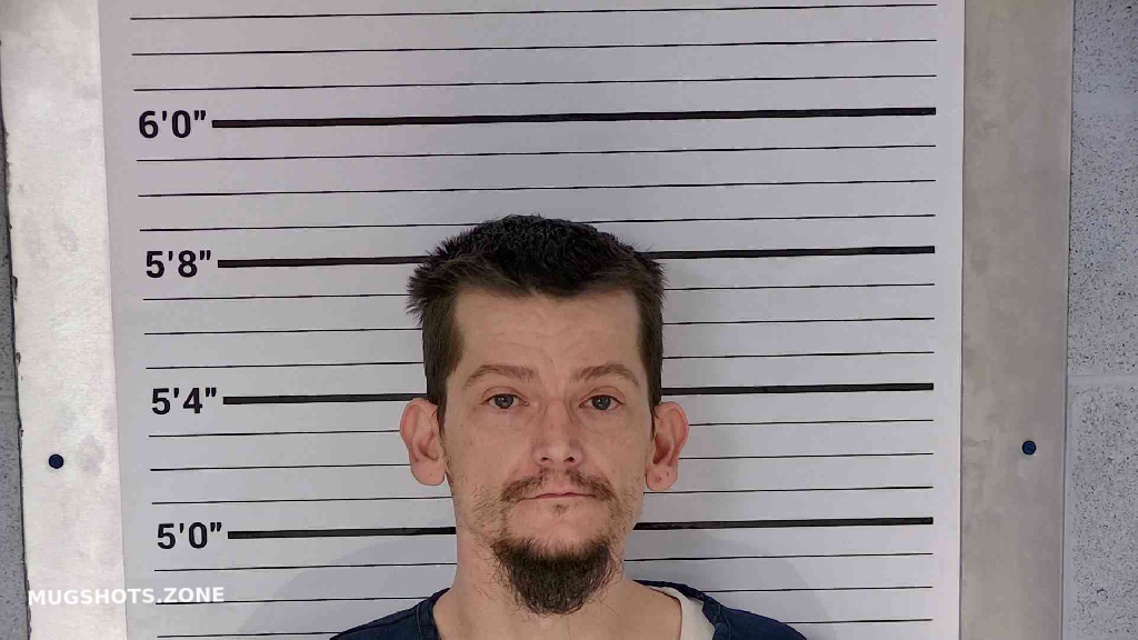 WALKER KRISTOPHER 11/25/2025 - Leslie County Mugshots Zone