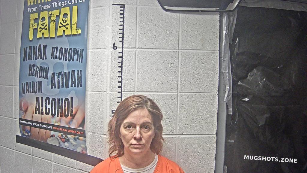 BRASHEARS ANNA MARIE 01/05/2022 - Letcher County Mugshots Zone