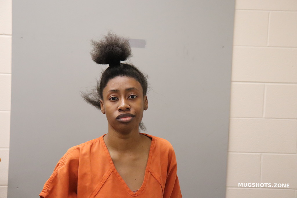 EDWARDS DONNA NEISHA 11/19/2021 - Madison County Mugshots Zone