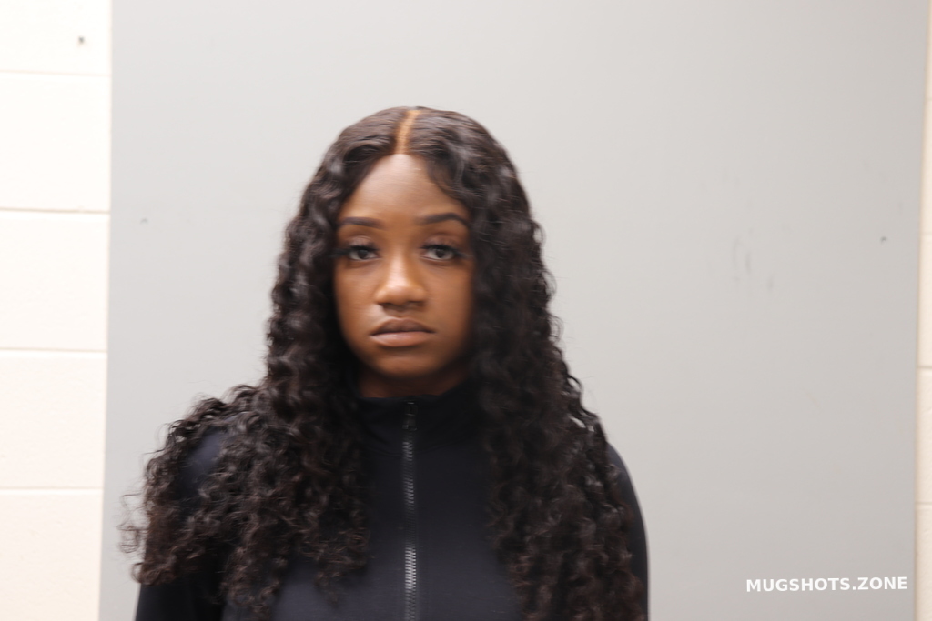 CLARK CAMISHA PATRICE 12/01/2021 - Madison County Mugshots Zone