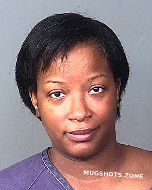 LEWIS SHARON A 04/23/2022 - Manatee County Mugshots Zone