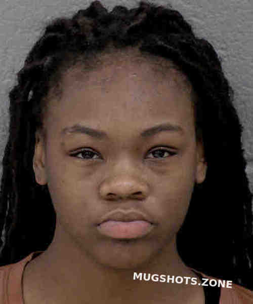 HIGGINS DANIELLE SHANIYAH 11/13/2021 - Mecklenburg County Mugshots Zone