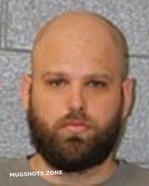DAVIS DERRICK SETH 03/21/2022 - Mecklenburg County Mugshots Zone