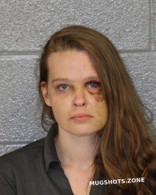 FAUST COURTNEY 05/10/2022 - Mecklenburg County Mugshots Zone