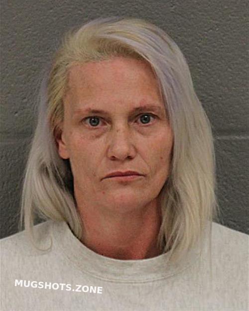 WALL CANDICE 01/11/2025 - Mecklenburg County Mugshots Zone
