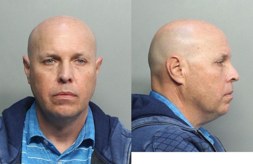 HERNANDEZ ROBERTO LORENZO 01/28/2021 - Miami-Dade County Mugshots Zone