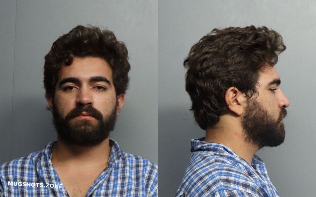 ROMAN CHRISTIAN MANUEL 10/01/2021 - Miami-Dade County Mugshots Zone