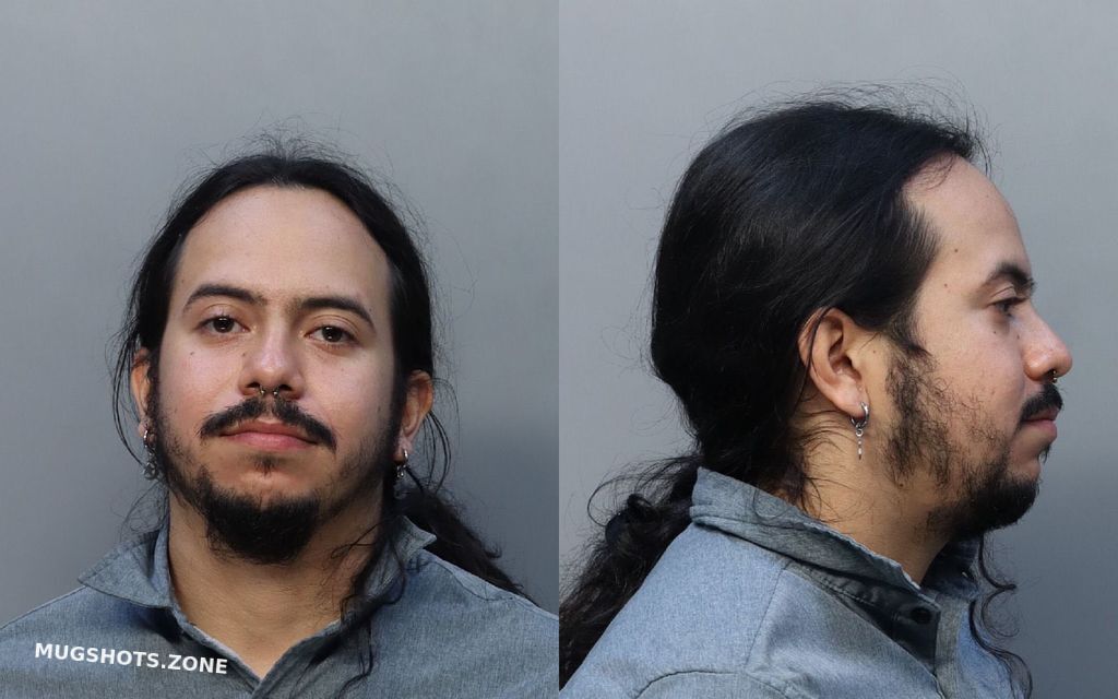 PADILLA CHRISTOPHER ALEXANDER 11/25/2021 - Miami-Dade County Mugshots Zone