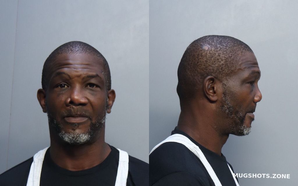 SIMMONS CORI DESHUN 11/28/2021 - Miami-Dade County Mugshots Zone