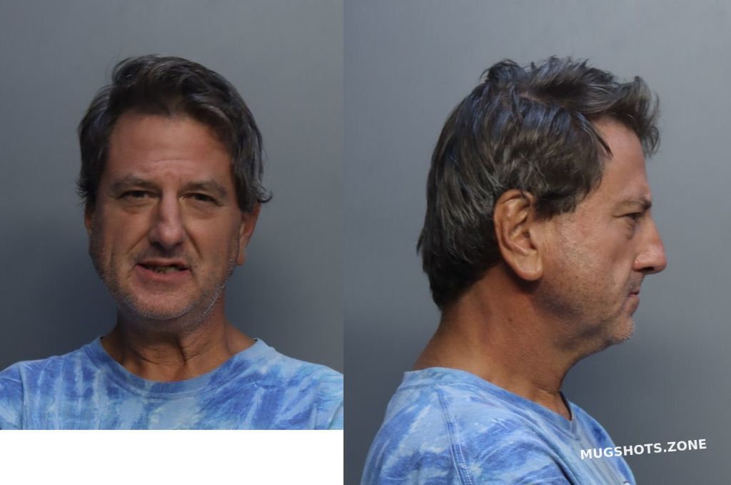 CROWN RAYMOND ANTHONY 01/28/2022 - Miami-Dade County Mugshots Zone