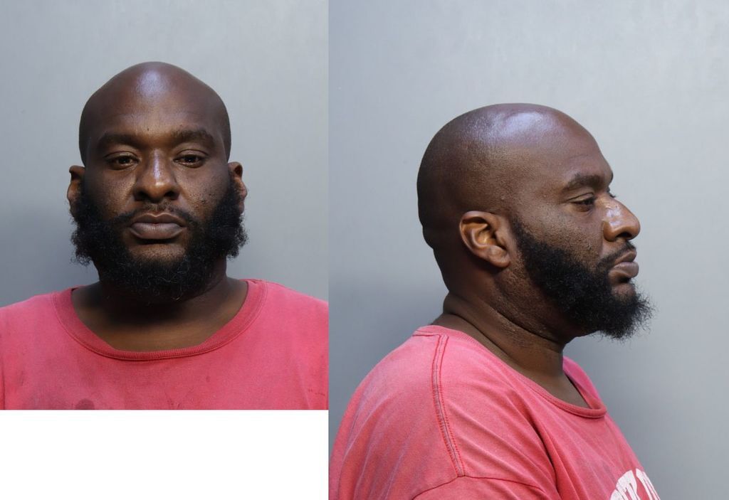 LAMONS TERRENCE LEONARD 02/16/2022 - Miami-Dade County Mugshots Zone