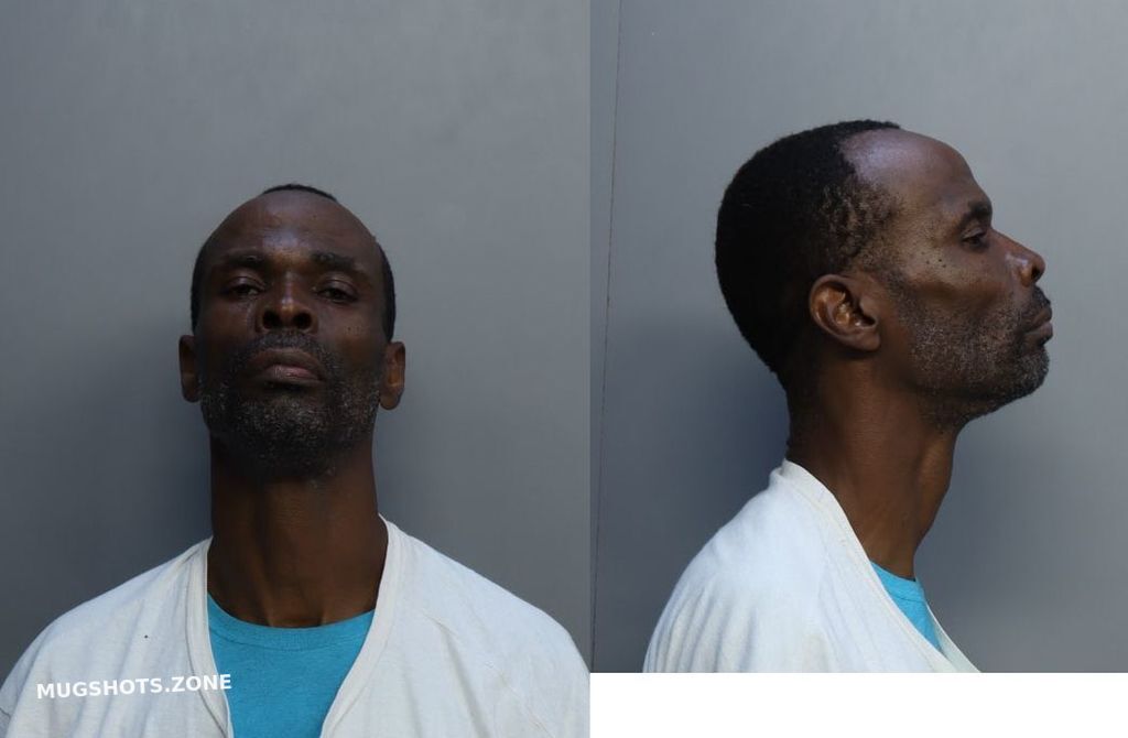 DAVIS CHRISTOPHER 02/24/2022 - Miami-Dade County Mugshots Zone