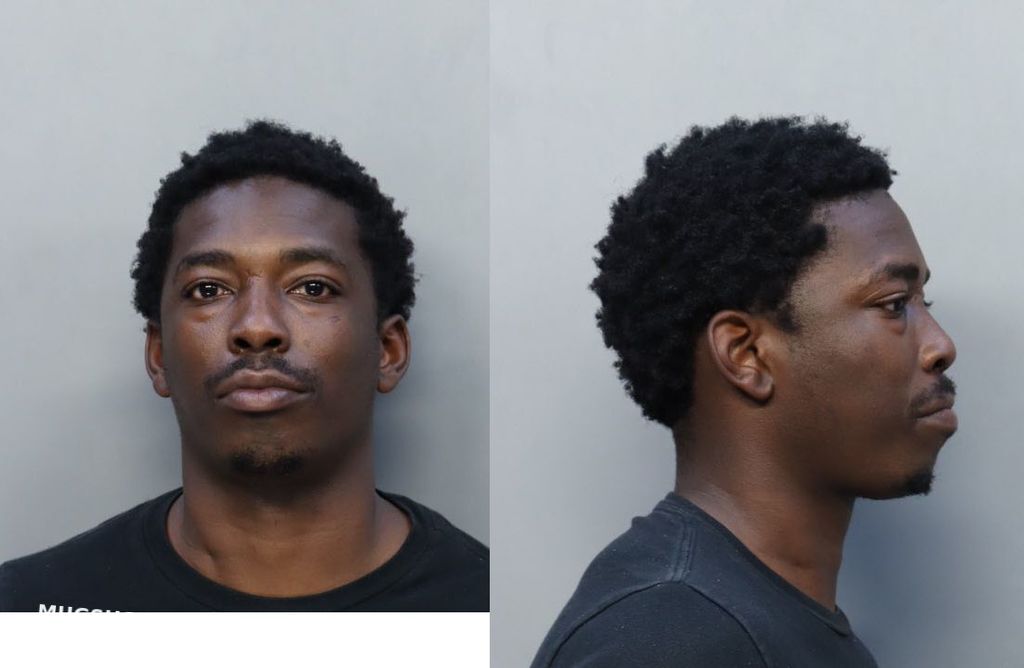 BARNEY TRAYVON ALONZO 03/28/2022 - Miami-Dade County Mugshots Zone