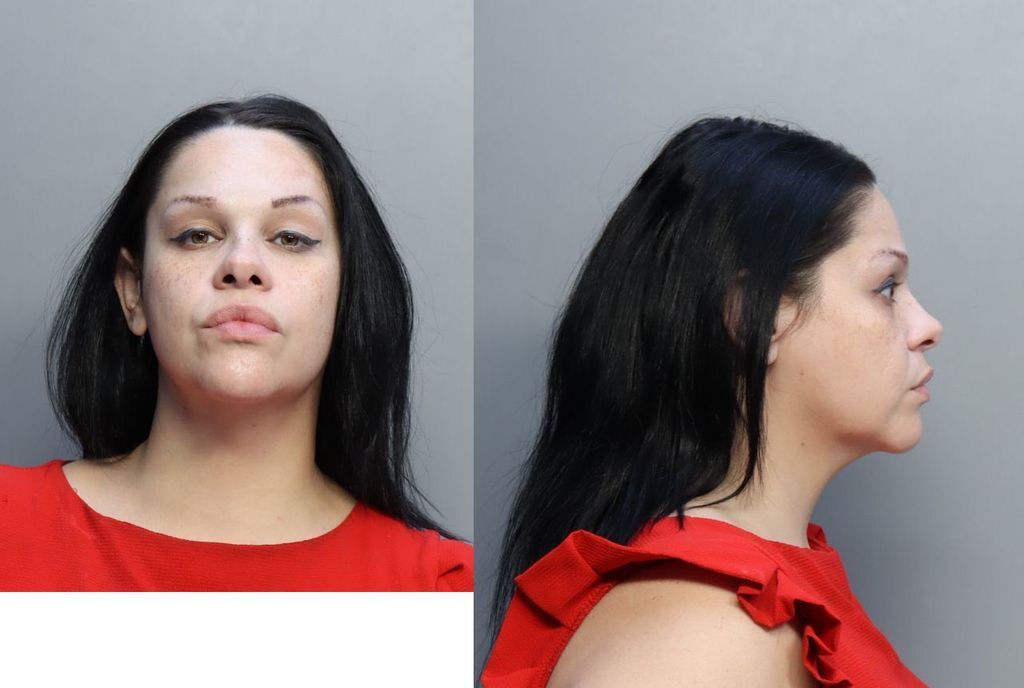 MARTINEZ BRENDA 04/27/2022 - Miami-Dade County Mugshots Zone