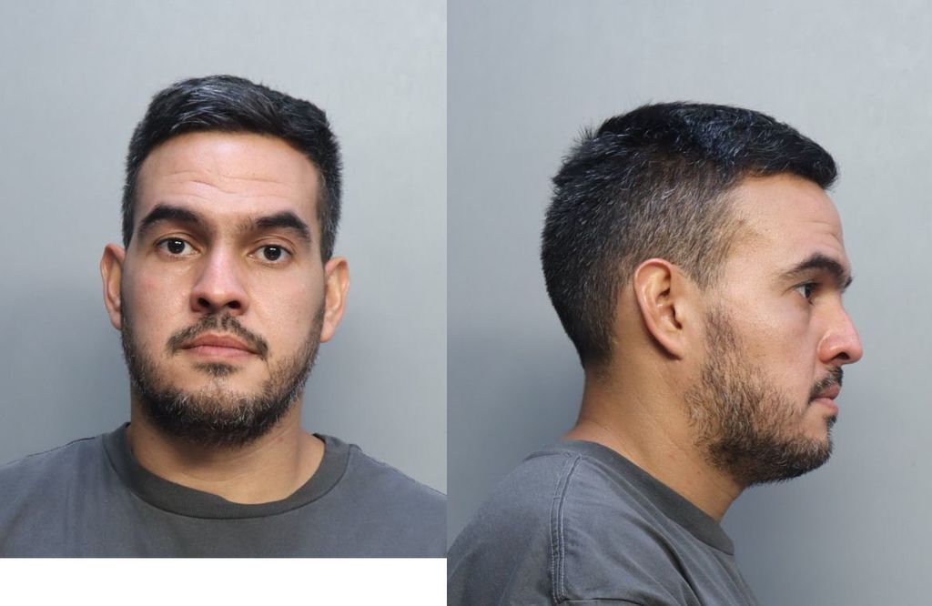 GUILLEN-NUNEZ LUIS CARLOS 05/01/2022 - Miami-Dade County Mugshots Zone GUILLEN-NUNEZ LUIS CARLOS 05/01/2022 - Miami-Dade County Mugshots Zone
