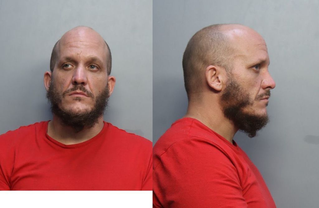MUINA ROBERT 09/08/2022 - Miami-Dade County Mugshots Zone MUINA ROBERT 09/08/2022 - Miami-Dade County Mugshots Zone
