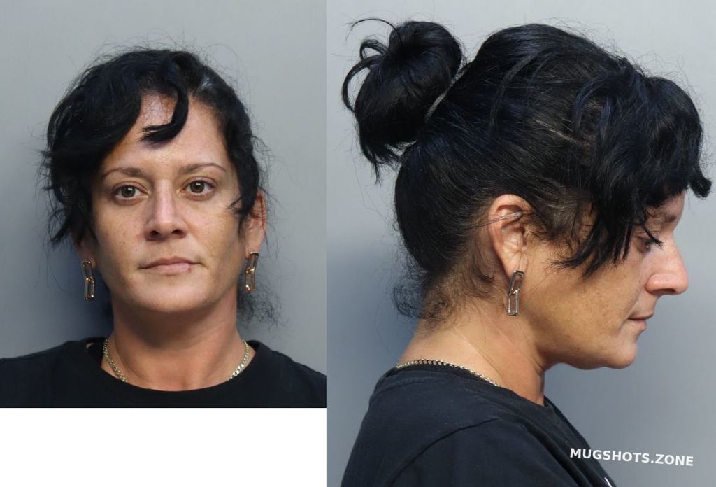 LANDABETANCOURT YANET 09/23/2022 - Miami-Dade County Mugshots Zone