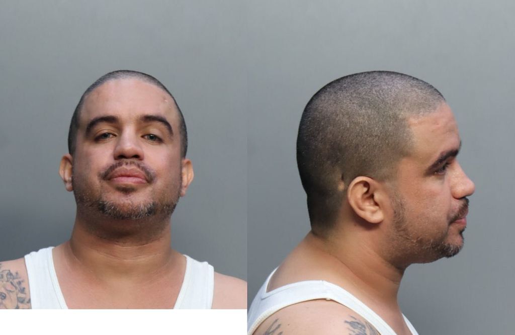 VALDES JORGE LUIS 10/01/2022 - Miami-Dade County Mugshots Zone VALDES JORGE LUIS 10/01/2022 - Miami-Dade County Mugshots Zone