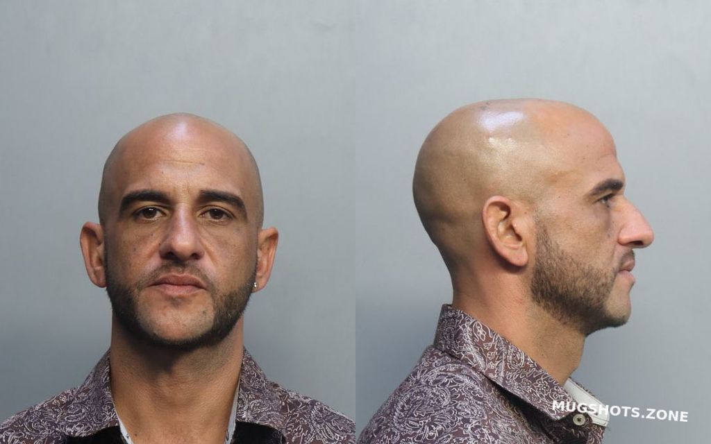 MACHADO ROBERTO JESUS 10/24/2022 - Miami-Dade County Mugshots Zone