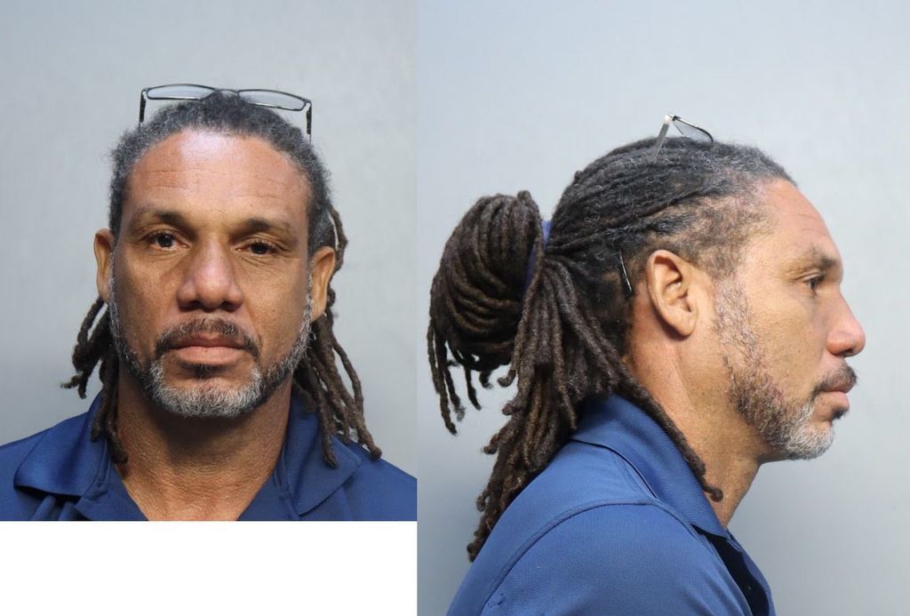 BATSON NOSTAB E 10/30/2022 - Miami-Dade County Mugshots Zone