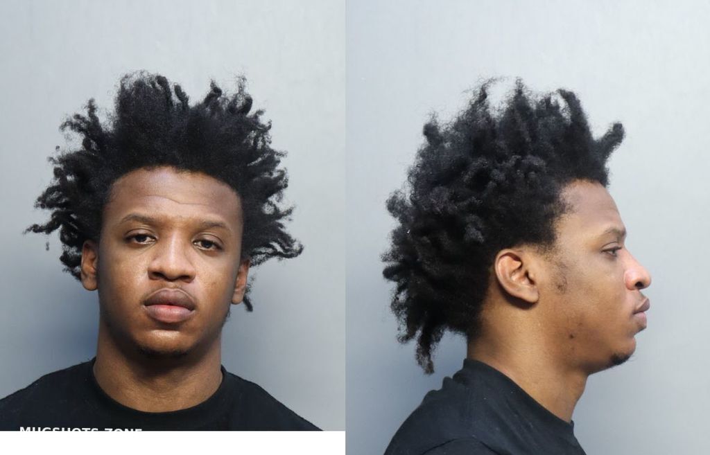 VELAZQUEZ JAMES 11/01/2022 - Miami-Dade County Mugshots Zone