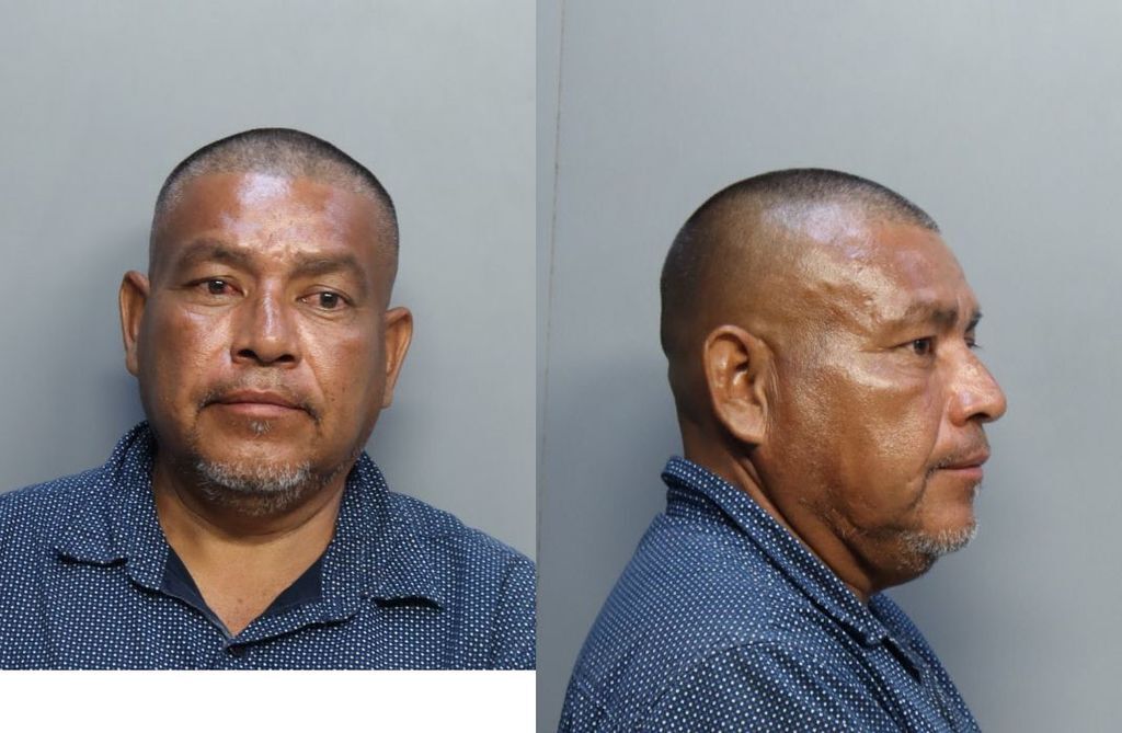 MUNOZ-REALEGENO JOSE OFILIO 11/02/2022 - Miami-Dade County Mugshots Zone
