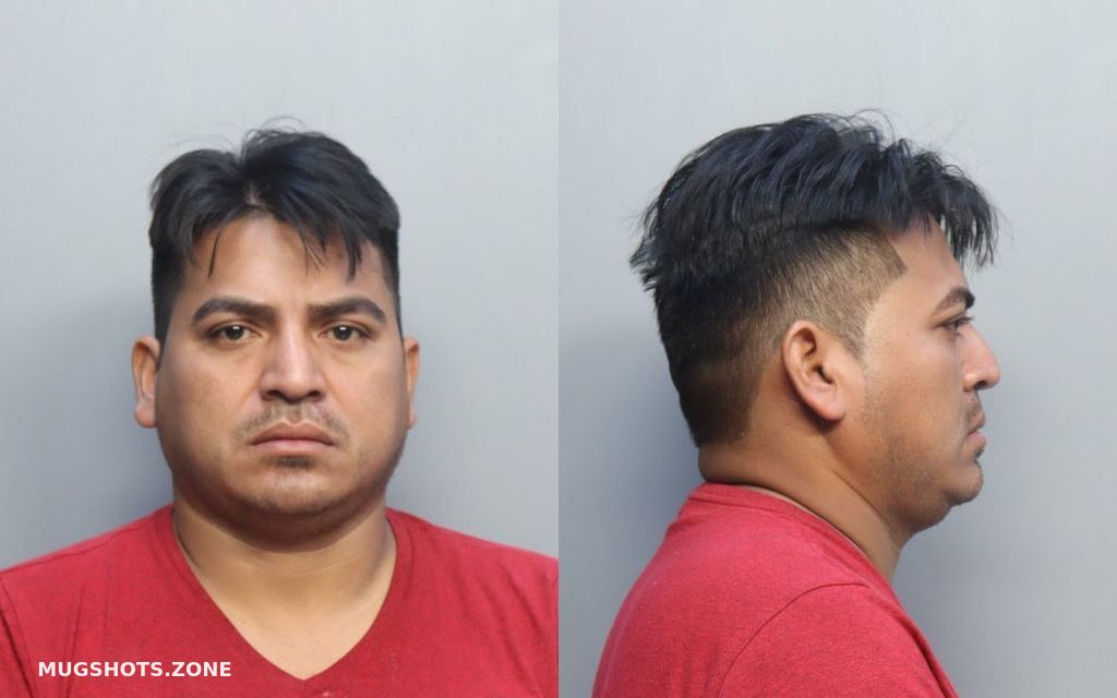 CAMINOS-RAMIREZ DOUGLAS STALEY 11/08/2022 - Miami-Dade County Mugshots Zone