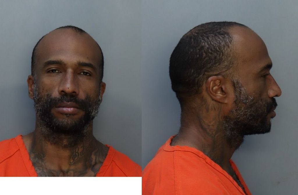 SINGLETON NICHOLAS JAVIER 11/09/2023 - Miami-Dade County Mugshots Zone