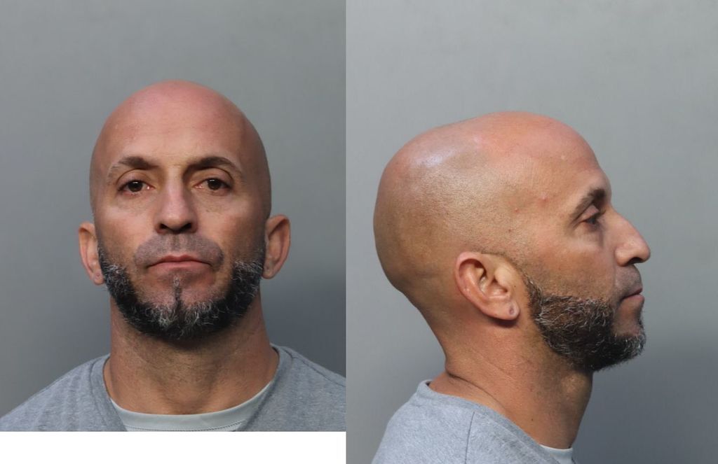 DELAROSA MARVIN 11/21/2023 - Miami-Dade County Mugshots Zone