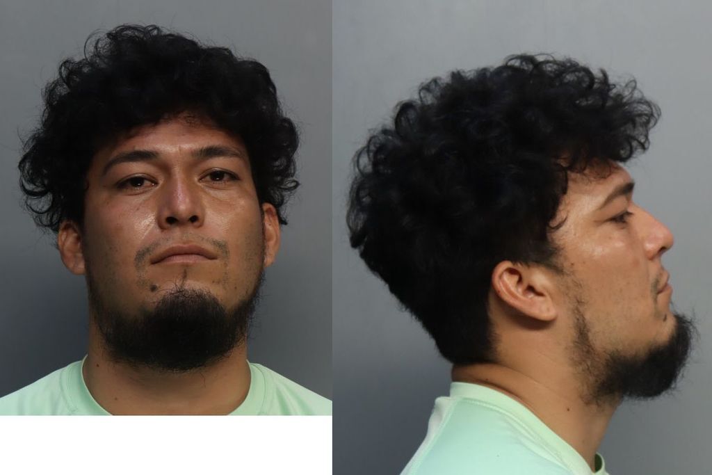 MARTINEZCRUZ KEVIN 06/06/2024 - Miami-Dade County Mugshots Zone MARTINEZCRUZ KEVIN 06/06/2024 - Miami-Dade County Mugshots Zone