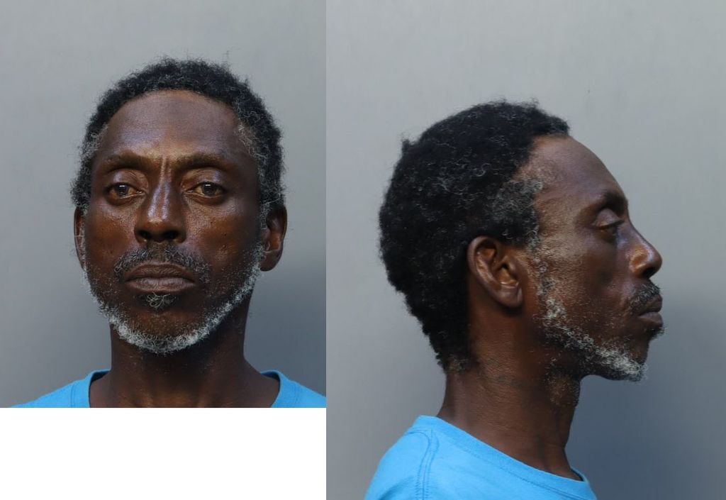 DAVIS LARRY 10/12/2025 - Miami-Dade County Mugshots Zone