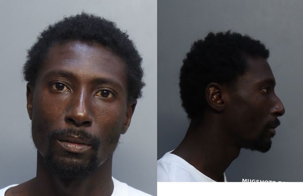 ROBERTS DEVON 11/04/2025 - Miami-Dade County Mugshots Zone
