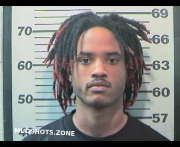 DEVAUGHN DEXTER JAMES JR 12/04/2021 - Mobile County Mugshots Zone