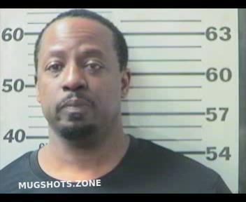 LEWIS DAVID DEMOND 11/18/2022 - Mobile County Mugshots Zone
