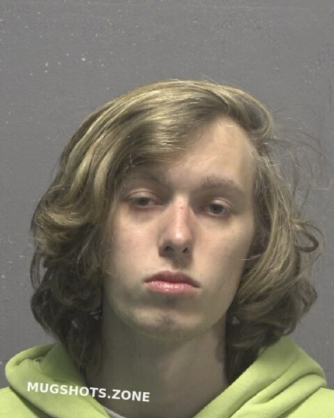 CALLIPARE AUSTIN CHRISTOPHER 03/23/2024 - New Hanover County Mugshots Zone
