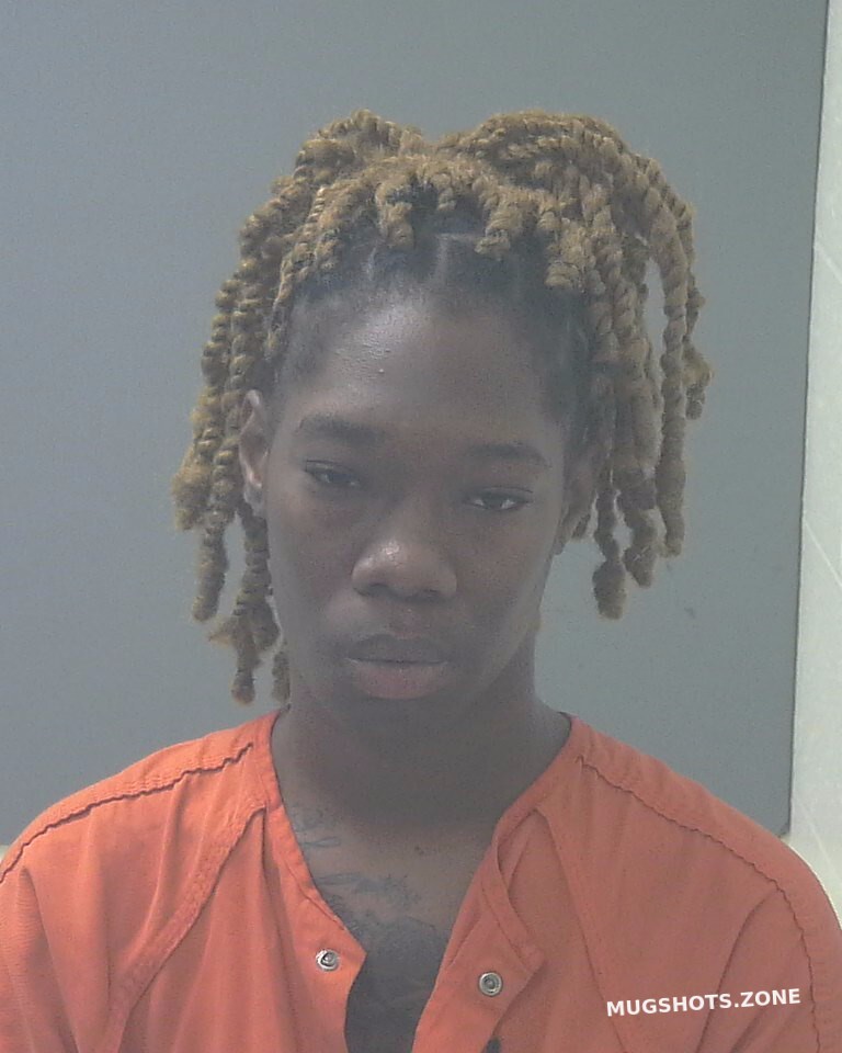 DAILEY DE'AVION QUA'SANDRICA 04/25/2023 - Santa Rosa County Mugshots Zone