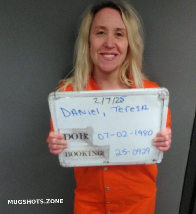 DANIEL TERESA DAWN 02/07/2025 - Sebastian County Mugshots Zone
