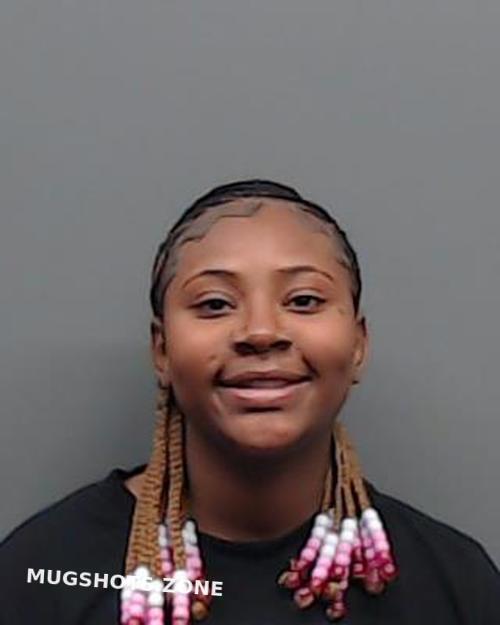 DAVIS ISIS CLINIQUE 01/29/2024 - Smith County Mugshots Zone